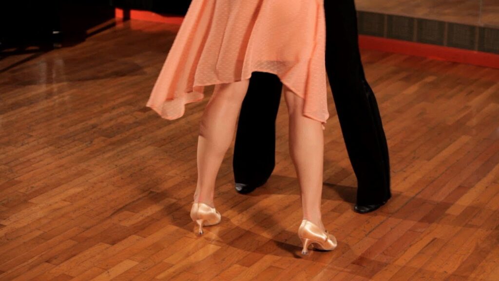 How to Do Basic Foxtrot Steps | Ballroom Dance | RKSフィットネスチャンネル